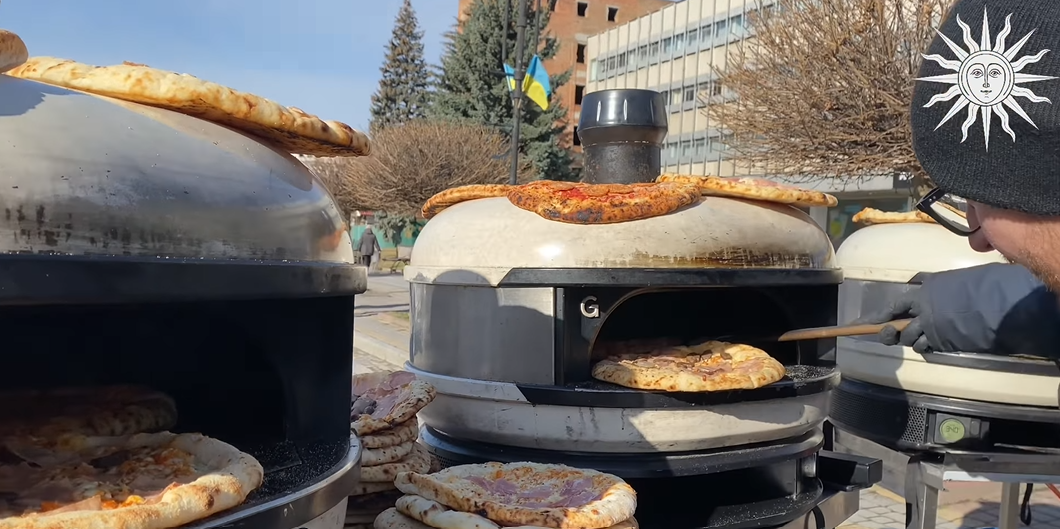 У Кам’янці пригощали піцою 1 500 людей - vsim.ua